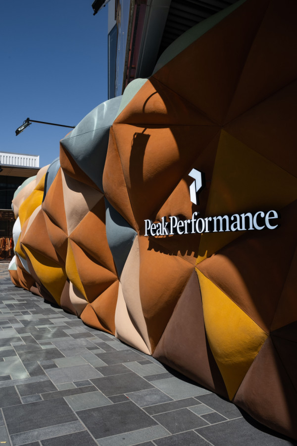 PeakPerformance“凯布讷山的折痕”公共艺术项目 | UCCA尤伦斯当代艺术中心